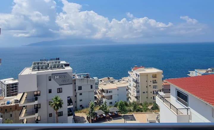 Sea View Penthouse - Albanija