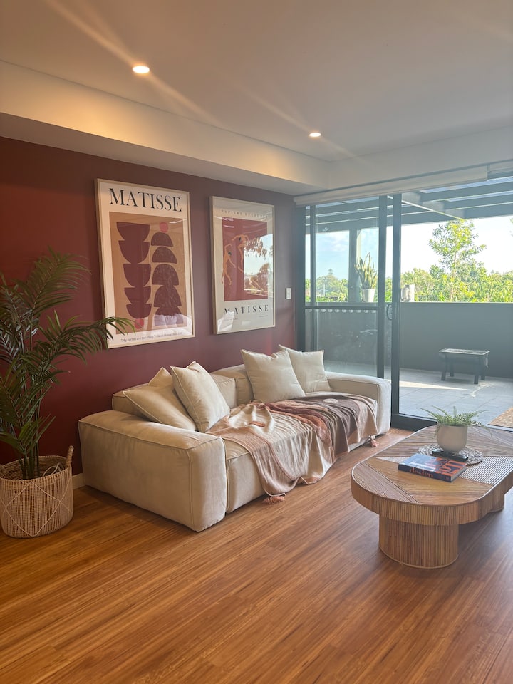 Modern Home With City Skyline In Hurlstone Park! - Lewisham