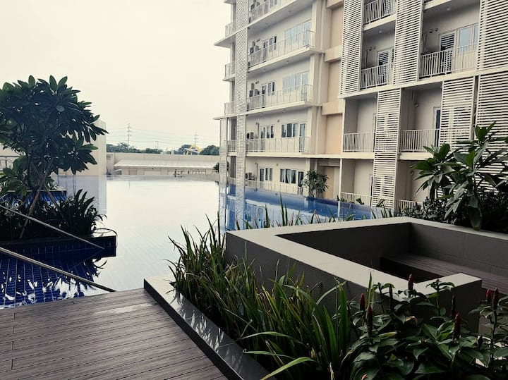 Cozy Tropical Stay W/ Pool Near Grand Venice - Taguig