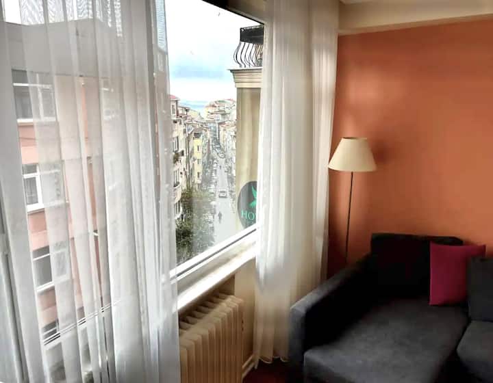 Central Taksim – Walk To Metro & Istiklal & Tram - Estambul