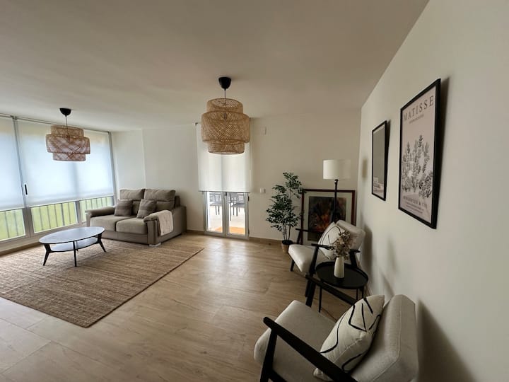 Spacious Apartment By The Sea - Benidorm