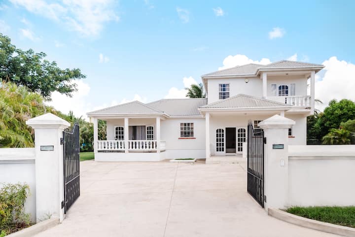 Spacious Barbados Holiday Rental - Bridgetown
