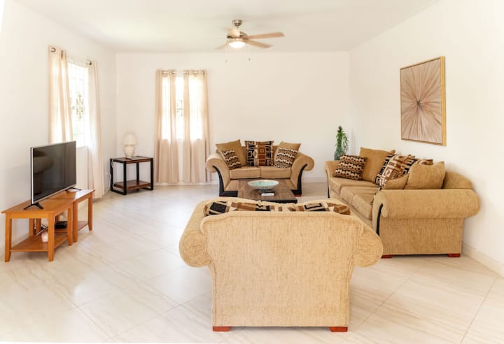 Spacious Barbados Holiday Rental - Barbados