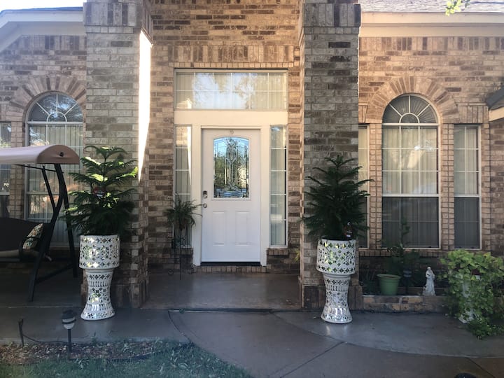 Comfort Retreat Vintage Style - Round Rock, TX