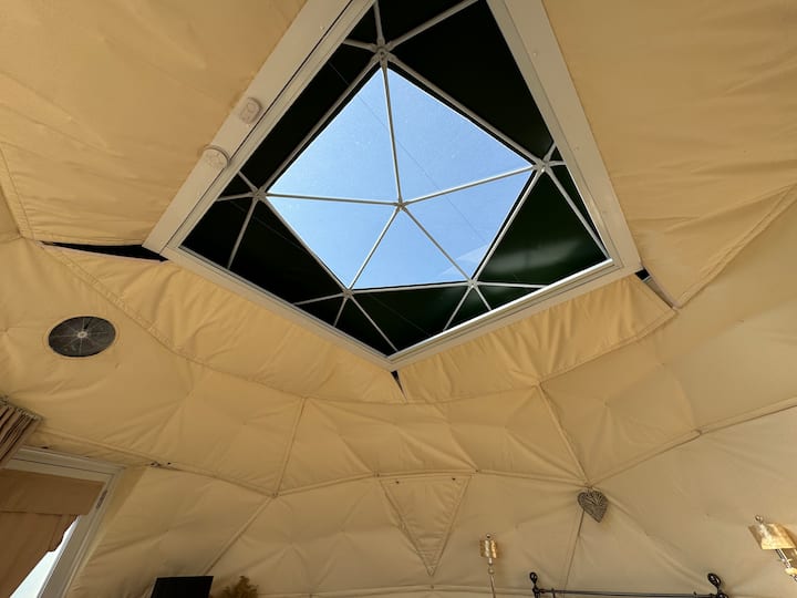 Stargazing Dome 1, Log Burner& Optional Hot Tub - Oxford