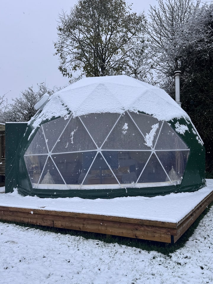 Star Gazing Dome With Cosy Wood Burner - Oxford