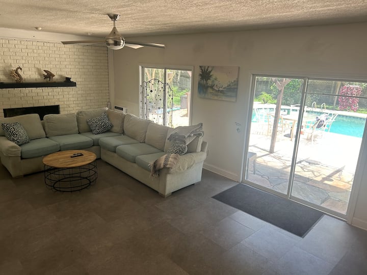 Cozy Pool House Retreat Near The Beach Sleeps 8 - Amelia Island, FL
