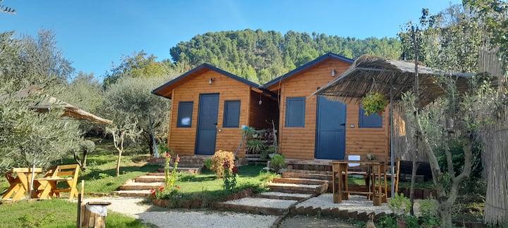 Bujtina Musta (Wooden House 2)pamje Nga Kalaja - District de Berat