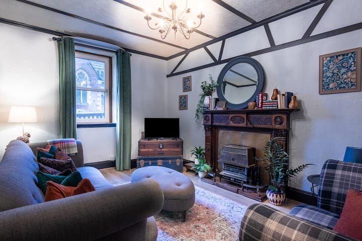 Criss Cross Cottage • Quirky Historic Central Home - Loch Ness