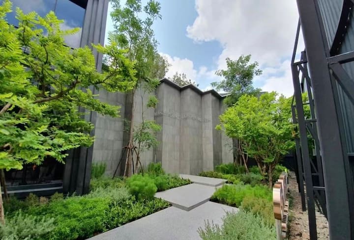 地铁Samyan站700米是隆区朱拉大学旁网红泳池大一室月租crypto特惠 - بانكوك