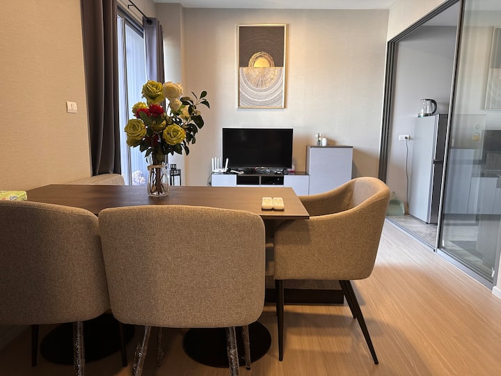 精致两房Srinakharinwirot大学em商场矮层公寓月租crypto特惠 - Bangkok