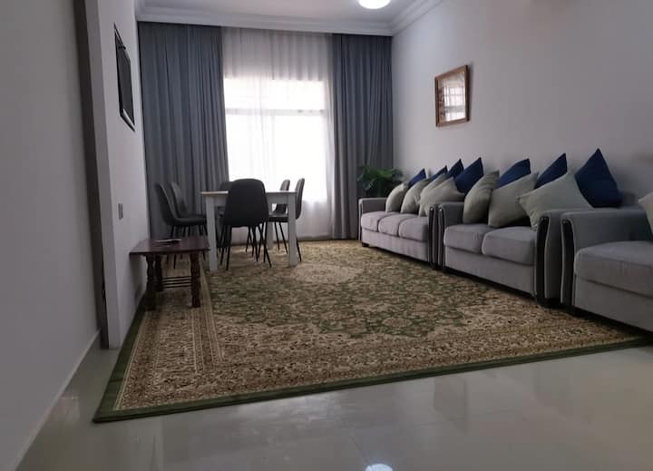 شقق واسعه منطقة السعادة
Flat Vip - Salalah