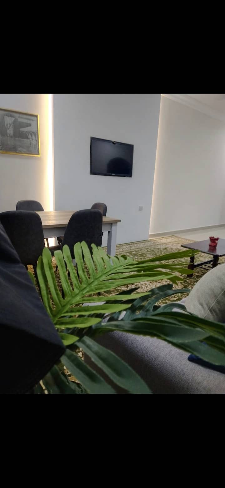 شقق واسعه منطقة السعادة
Flat Vip - Salalah