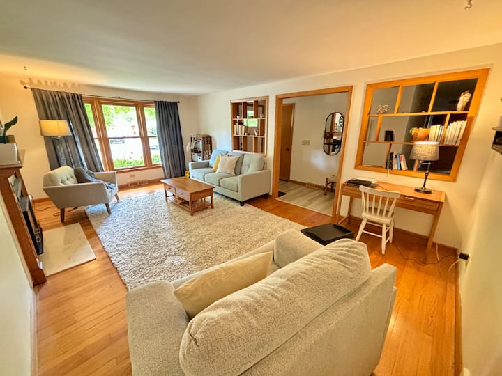 The Lounge By Lambeau - Green Bay, WI