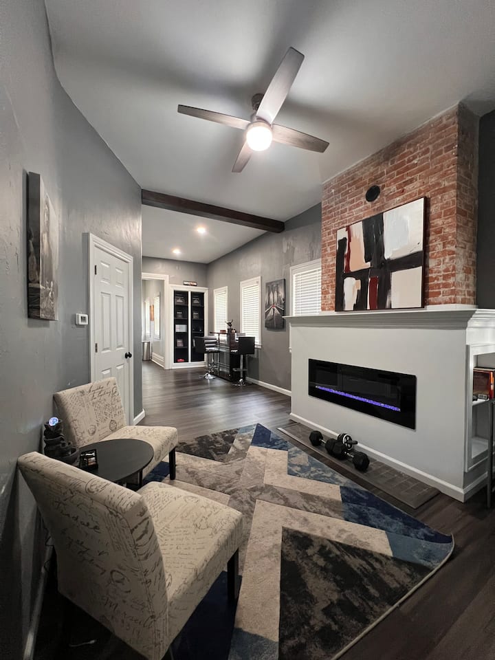 Modern Allentown 2-bdr W/ Cozy King Bed - Buffalo, NY