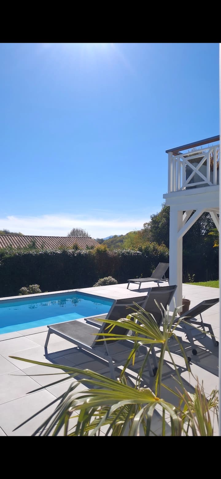 Maison Basque Au Calme Avec Piscine Privée - Bayona, Francia