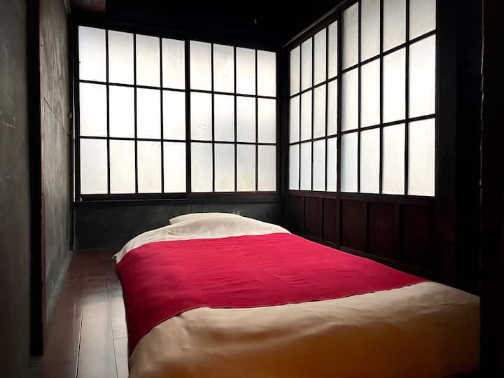 Wabisabi Small Room / Asakusa -