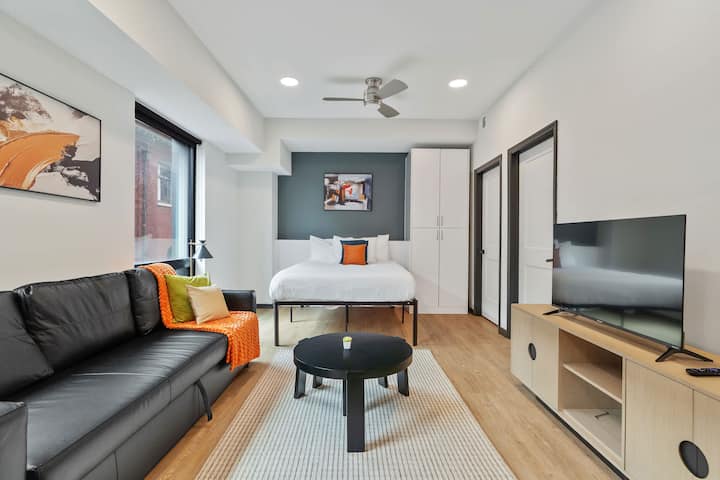 Cozysuites Mass With Lounge And Roof Deck #14 - Indianapolis, IN