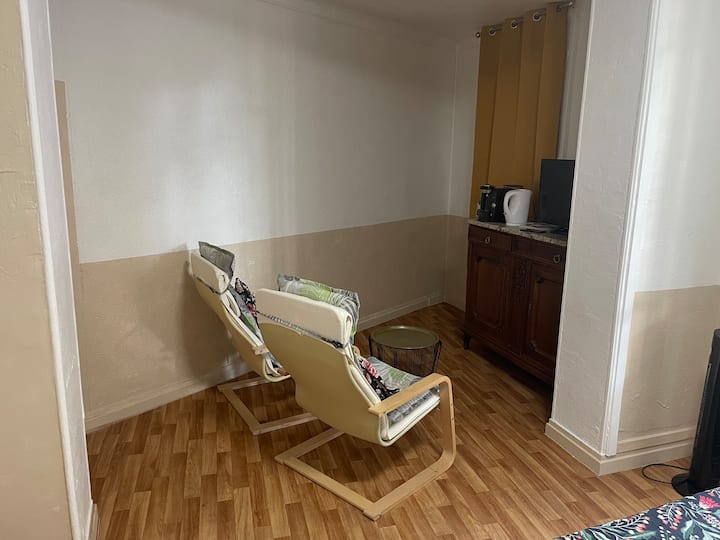 Appartement En Face De Gare/tram - 10min Paris/cdg - Roissy-en-France
