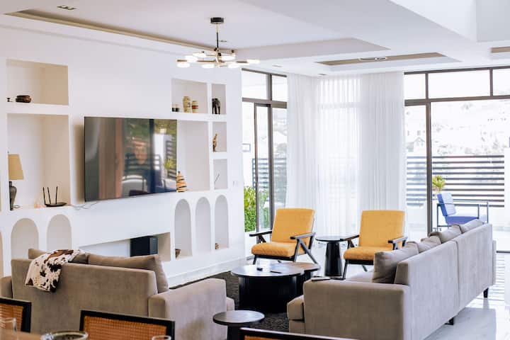 3 Bdrs Penthouse/pool/ 10 Km To Convention Center. - Ruanda