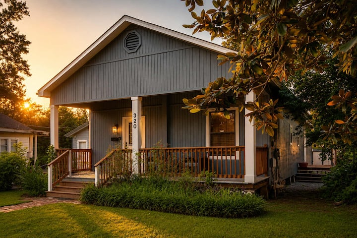 Charming 3br Historic Home On Mardi Gras Route - Lafayette, LA