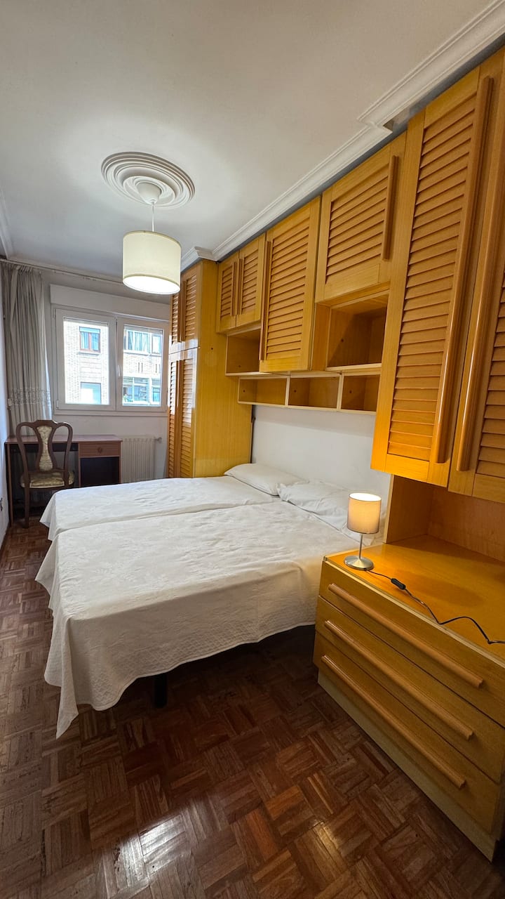 Vacaciones En Oviedo-wifi-5 Plazas-terraza - Oviedo