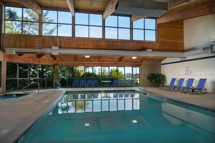 Ideal For Romantic Beach Escape | Indoor Pool - Newport, OR