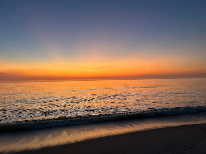 Island Times Cottage Across From The Beach - Manasota Key, FL