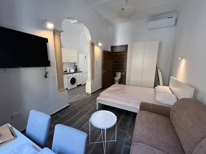 Sliema Ground Level Studio Flat - Malta