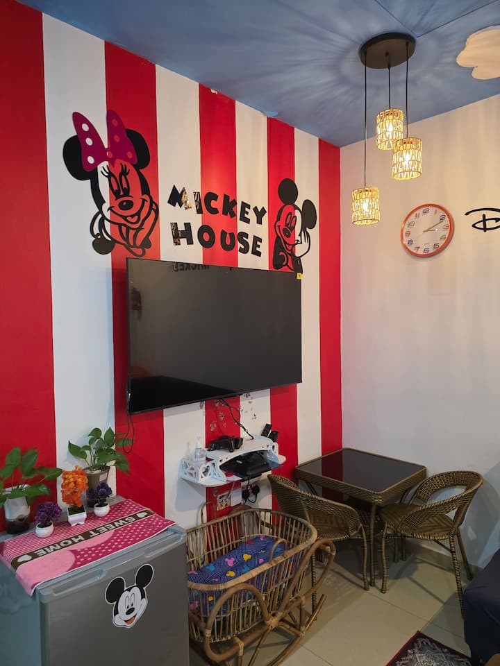 Mky Mouse Homestay! 3+1 Q,bed (Max 8 Guest) - Brinchang