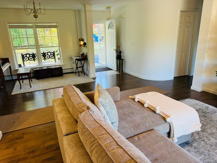 Casa Del Lago · Private Lake Community Retreat - Hudson, NY