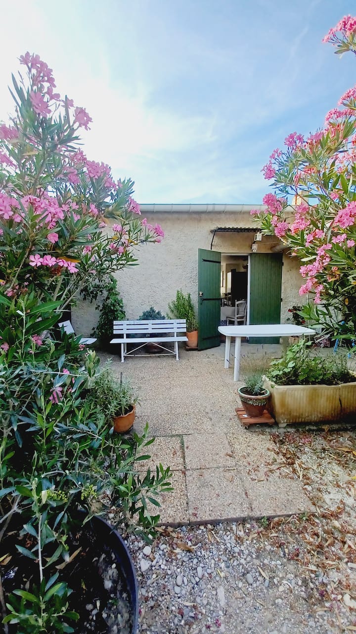 Le Cabanon Des Lauriers Roses - Nyons