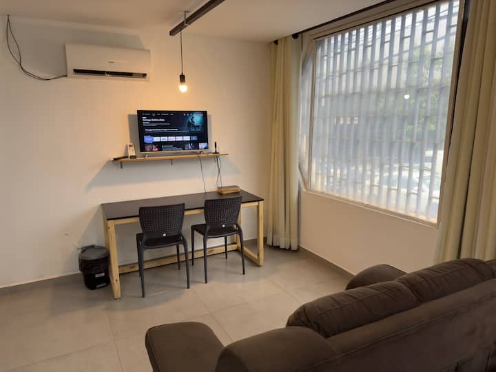 09 Estúdio Completo Com Ar E Garagem Na Savassi - Belo Horizonte