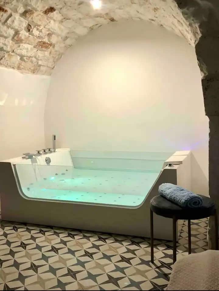 Jacuzzi For Two In Ostuni Center - Ostuni