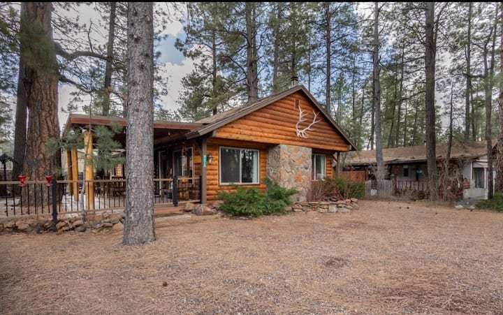 Cozy Cabin Retreat In Munds Park - Munds Park, AZ