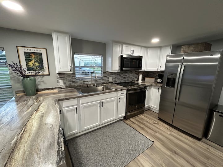 Water Lily Bungalow - Spartanburg, SC