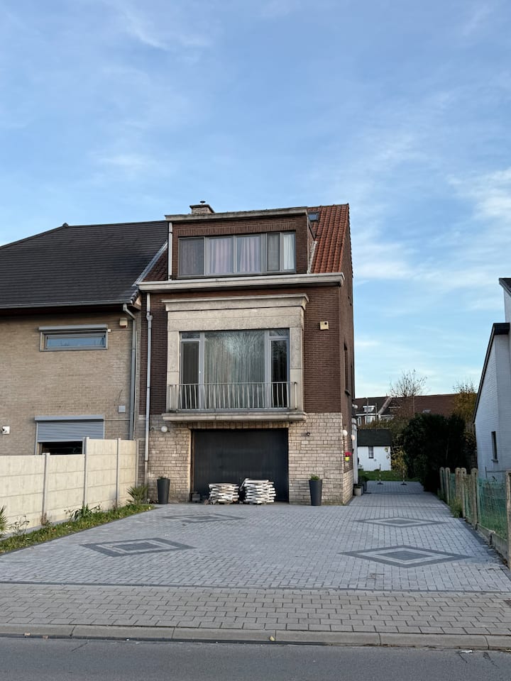 Grande Maison Sympa - Bruselas, Bélgica