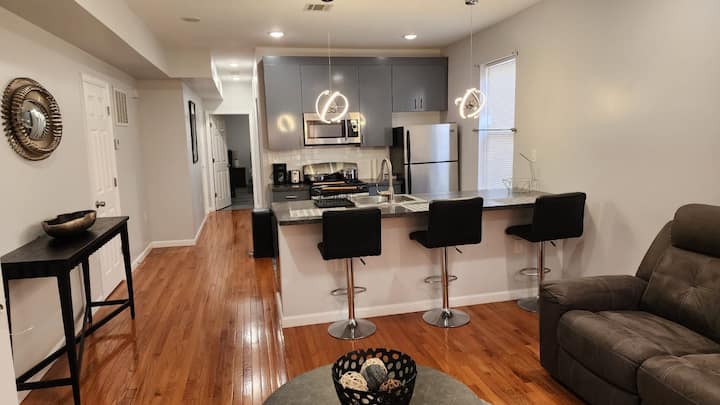 Modern 2br Stay | Near Nyc Transit + Free Parking - Harrison, NJ