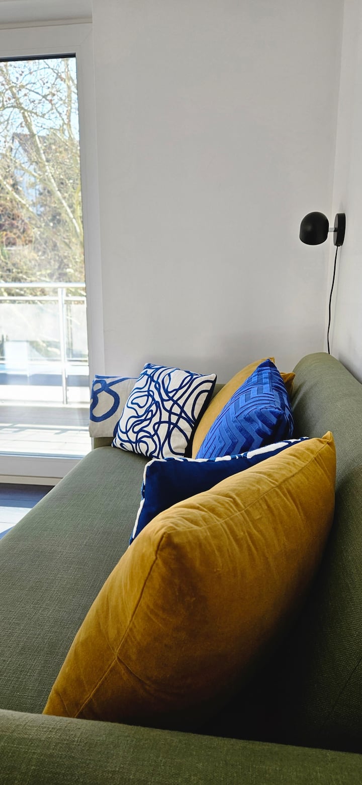 Moderne Wohnung Balkon Parkplatz Bett Schlafsofa - Koblenz