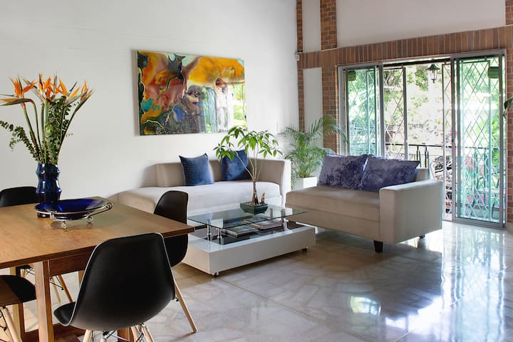 Cómodo Y Con Excelente Ubicación - Medellín