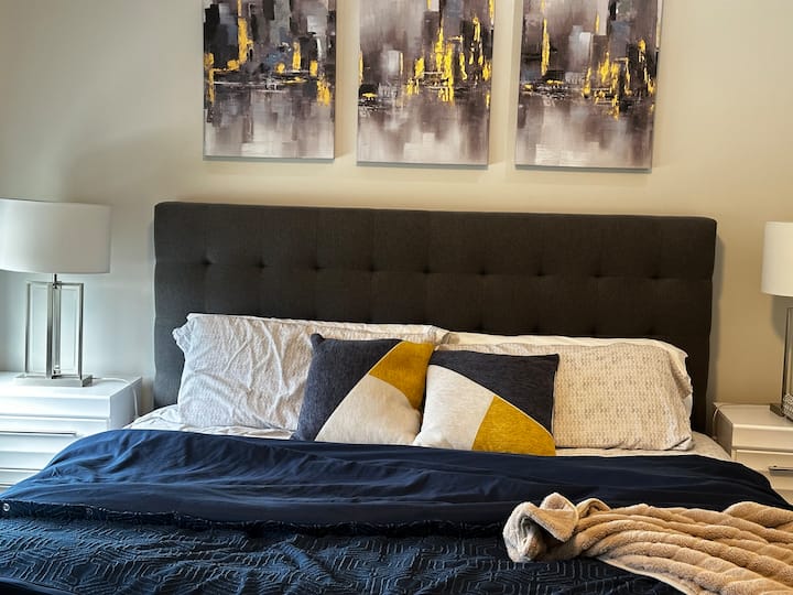 Beautiful Spacious Cozy Bedroom - Markham