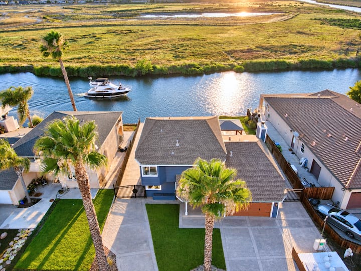 Waterfront 3br Fishing Retreat Near Yacht Club - Discovery Bay, CA