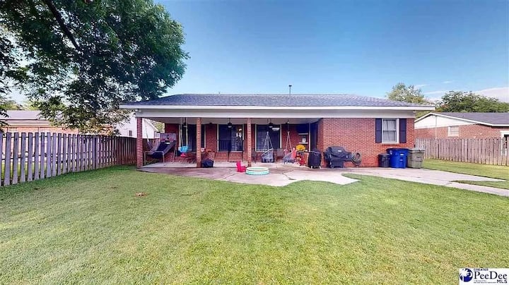 Welcoming Family Home W/ Room. - Darlington, SC