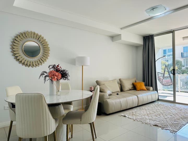 Free A/c,wifi & Parking, Close Shopping & Station - Carlton
