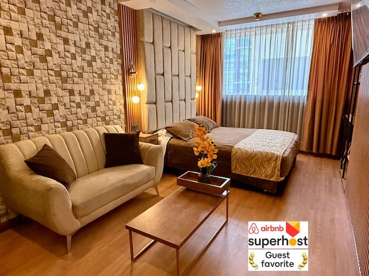 Top Suite In Akros Building - Quito