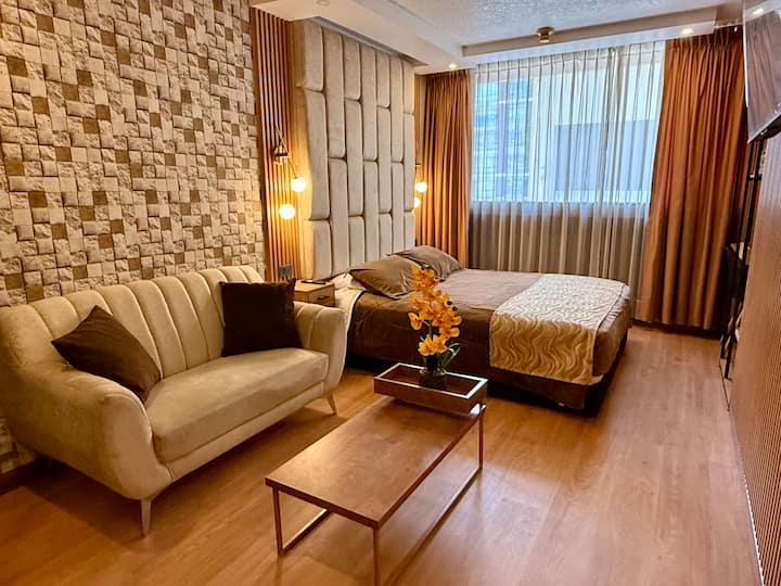Top Suite In Akros Building - Quito