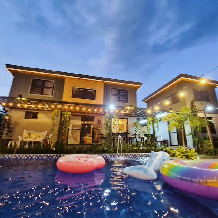 The Zentuary - House With Pool - Silang