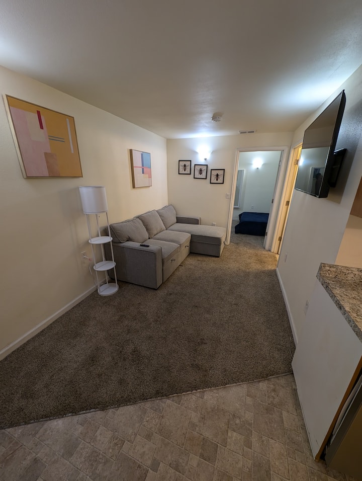 Quaint 1 Bed Apt. Near Downtown - Cheyenne, WY