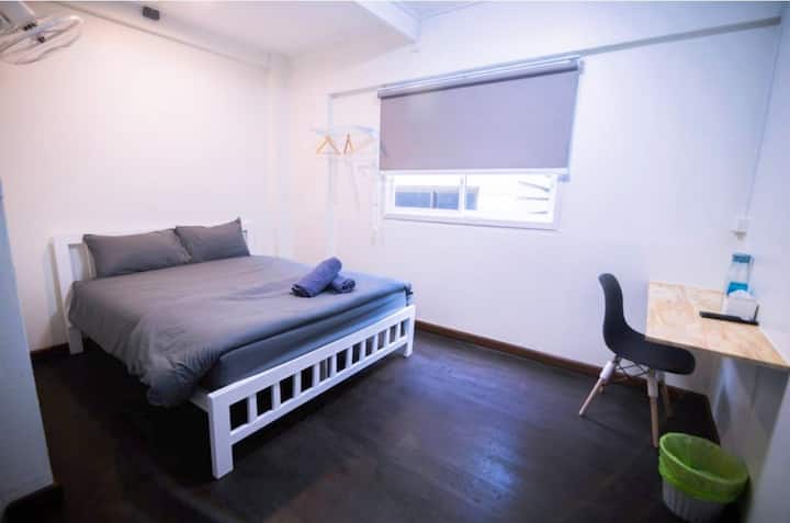 Private Double Room Near Khaosarn Road - 방콕