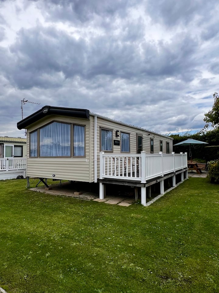 Island Life Caravan - Mersea Island